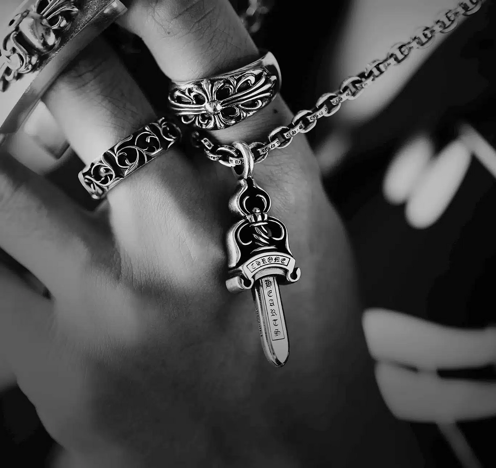 Double Dagger Pendant – Paper Chain | David Studio – David_Studio